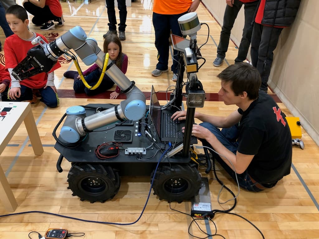 Robot Intelligence through Perception Lab